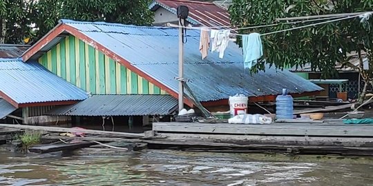 2.541 Rumah Terendam Banjir di Sekadau, Satu Warga Meninggal | merdeka.com