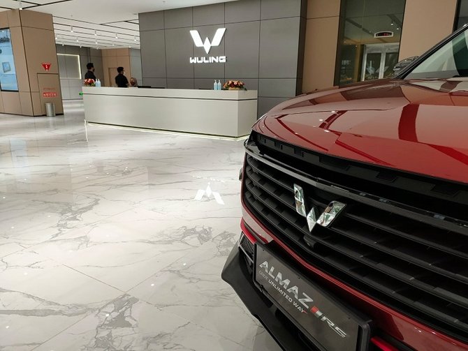 Melihat dari Dekat Fasilitas Flagship Wuling Center Pertama di Dunia ...