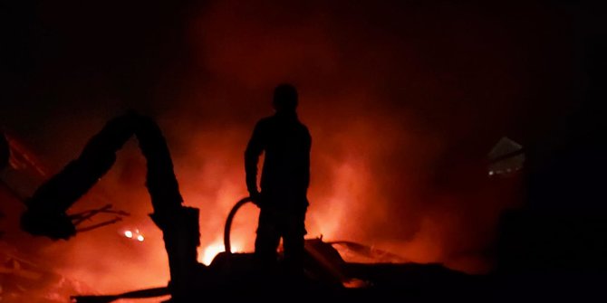 Sudah Sepekan, Kebakaran Pabrik Korek Api di Tangerang Belum Padam ...