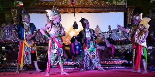 Peringatan Hari Wayang Sedunia di Borobudur, Lestarikan Wayang dengan ...