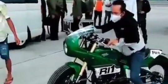 Jokowi akan Jajal Sirkuit Mandalika Naik Motor Custom | merdeka.com