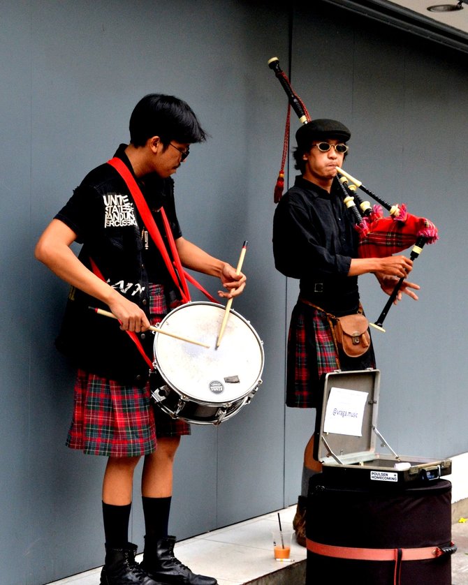 Menikmati Alunan Musik Skotlandia di Jalan Tercantik Kota Bandung ...