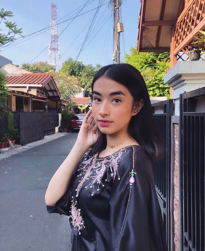 Gabung di Sinetron Love Story The Series, Ini 4 Potret Cantik Nadia Raysa | merdeka.com