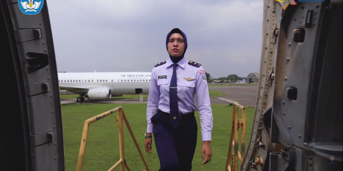 Pilot Tempur Wanita Pertama TNI AU Tunangan, Ini Sosok Tampan Sang ...
