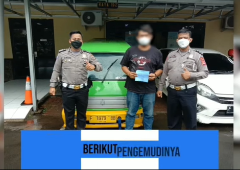 Viral Angkot di Bogor Ngepot saat Lalu Lintas Padat, Hampir Tabrak Pengendara Motor | merdeka.com