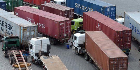 Siap-Siap, Tarif Angkut Kontainer Naik di 2022 | merdeka.com