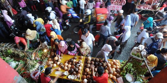 Harga Bahan Pokok Merangkak Naik Jelang Natal dan Tahun Baru, Cek Rinciannya | merdeka.com