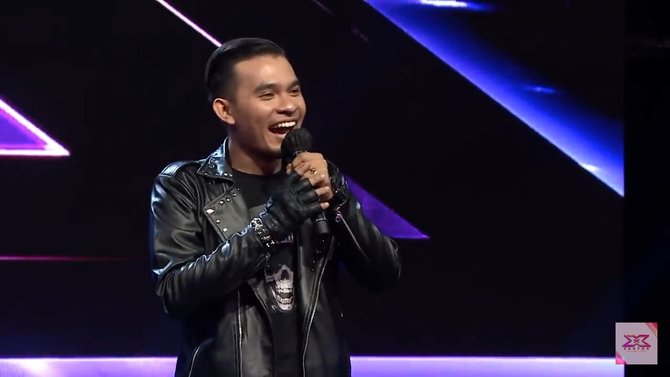 Dokter Akhsin Bawakan Lagu 'Back In Black' di X Factor, Bikin Takjub ...