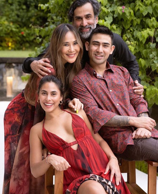 4 Pemain Love Story The Series Rayakan Natal, dari Giorgino Abraham ...