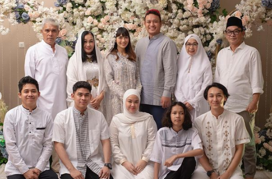 Sederhana, Intip 4 Momen Syukuran Empat Bulanan Adiezty Fersa Istri ...