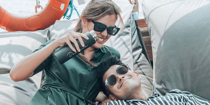 Chemistry Kuat, Ini 4 Kebersamaan Leo Consul Love Story The Series ...