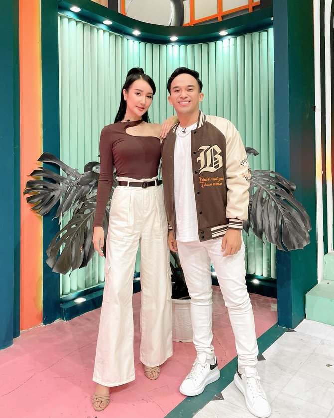 Moveon dari Pemain Ikatan Cinta, Intip Potret Manis Anwar BAB dan Model ...