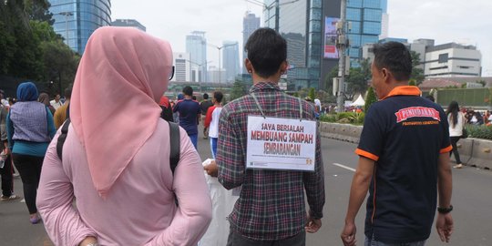 Siap-Siap, Buang Sampah Sembarangan di Jaksel bakal Kena OTT | merdeka.com Siap-Siap, Buang Sampah Sembarangan di Jaksel bakal Kena OTT | merdeka.com