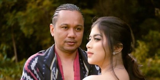 4 Pesona Firda Azzahra, Calon Istri Insank Nasruddin Mantan Suami ...