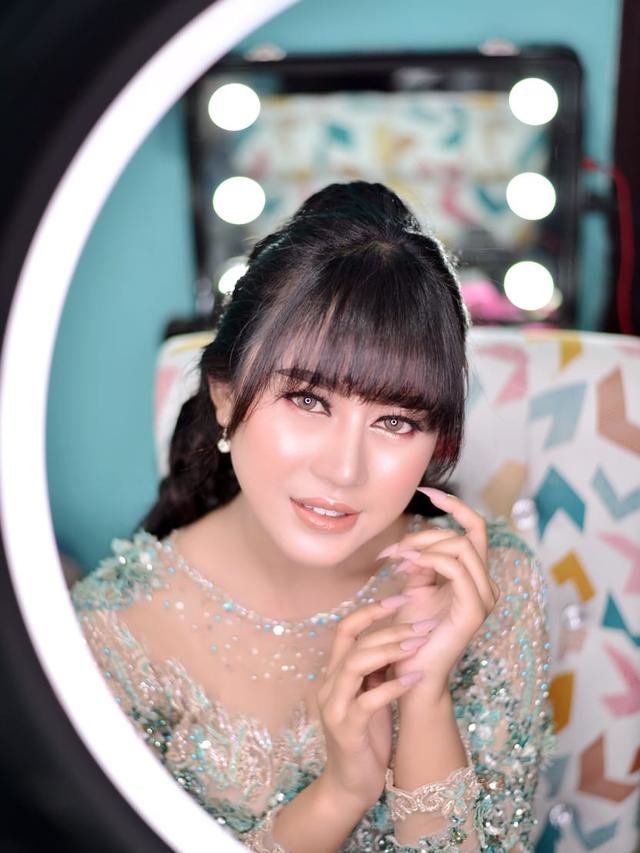 Kabar Terbaru Ferly Halim, Artis Cantik yang Kini Jadi Produser di Film ...