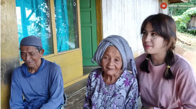 Potret Gadis Desa Cantik Keturunan Palestina Tinggal di Gubuk di Sukabumi, Ayu Banget