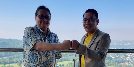 Doakan Airlangga Presiden 2024, Ridwan Kamil Segera Gabung Golkar? | merdeka.com