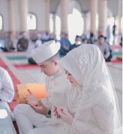 Bripda Mustakim Polisi Viral Nikahi Pacarnya yang Cantik, Ini Momen ...