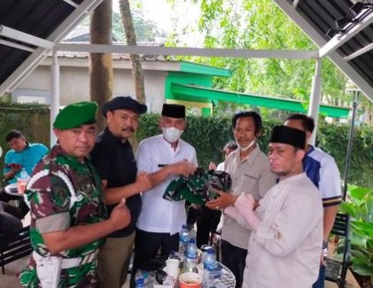 Komandan Kodim Kirim Tim Intel 'Lucuti' Seragam Loreng TNI Dipakai Pak ...