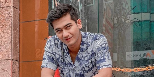 Potret Teuku Ryan Suami Ria Ricis Liburan di Turki Curi Perhatian ...