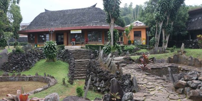 Melihat Situs Cipari di Kuningan, Jejak Bangsa Megalitik di Kaki Gunung ...