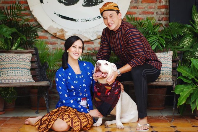 Resmi Menikah, Intip Perjalanan Cinta Mike Lewis dan Model Janisaa Pradja