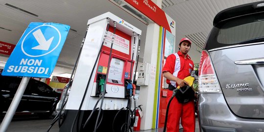 DPR: Pemerintah Tidak Konsisten Soal Harga Pertamax | merdeka.com DPR: Pemerintah Tidak Konsisten Soal Harga Pertamax | merdeka.com