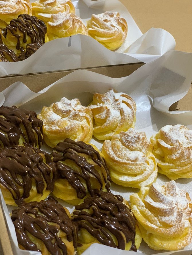 Dari Teras Rumah Nenek, Kini rumah kue poya Punya Outlet Risoles dan ...