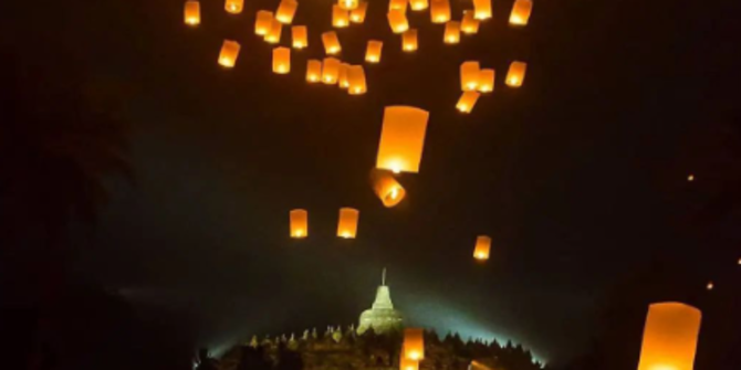 4 Potret Kemeriahan Hari Raya Waisak di Borobudur, Ribuan Lampion Diterbangkan | merdeka.com