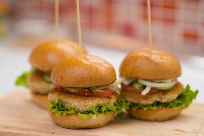 28 Mei: Hari Hamburger Sedunia, Ini Sejarah Lengkapnya | merdeka.com