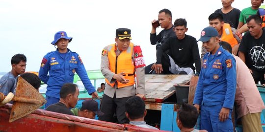 Tangkap Ikan dengan Bom, Delapan Nelayan Ditangkap di Simeulue | merdeka.com