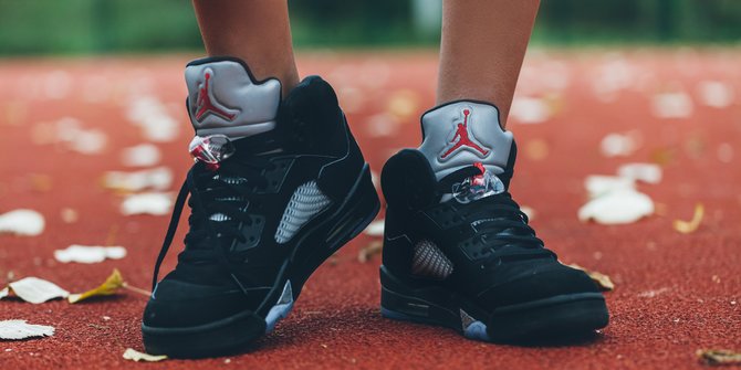 Inspirasi Tampil OOTD Pakai Sepatu Air Jordan Ala Selebriti | merdeka.com