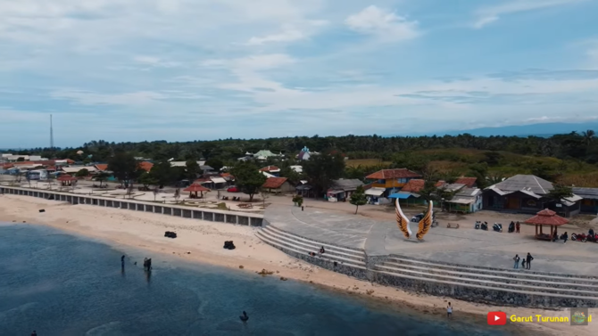 Pantai Sayang Heulang Jadi Primadona Selfie Baru di Garut, “Nyunset ...