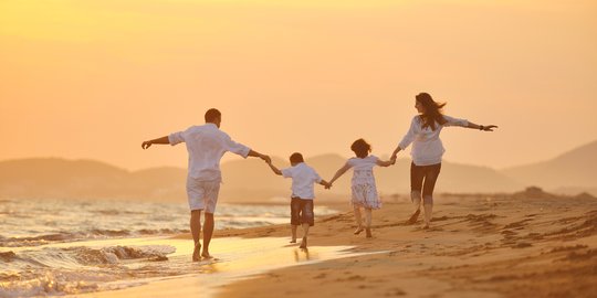 Cara Mendidik Anak Bungsu agar Mandiri, Orang Tua Wajib Tahu | merdeka.com