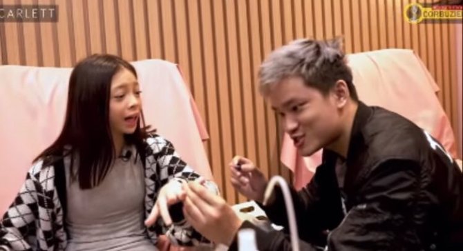 Genap 16 Tahun, Intip Potret Kebersamaan Azka Corbuzier dan Nada Tarina | merdeka.com