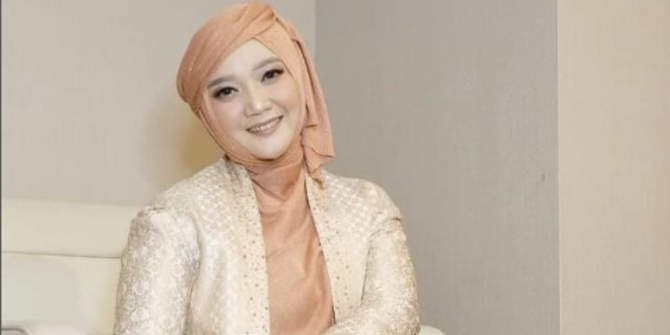 Lama Tak Muncul di Layar Kaca, Ternyata Ini Kesibukan Terbaru Penyanyi Religi Sulis | merdeka.com