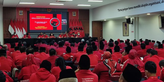 Megawati Minta Kepala Daerah dari PDIP Jangan Dulu Sibuk Urus Pemilu dan Pilpres | merdeka.com