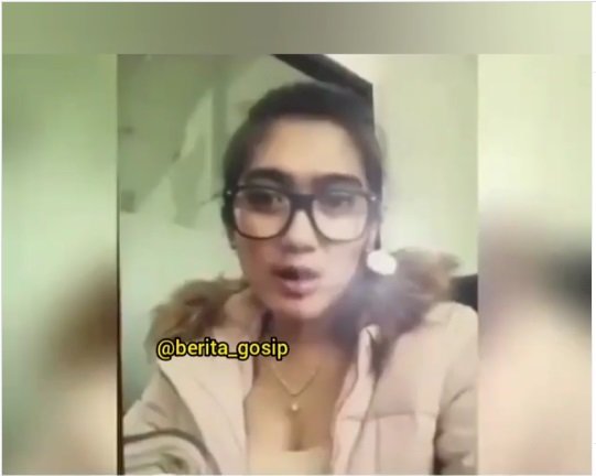 Kini Mengaku Jadi Pengamen, Ini 5 Perjalanan Karier Artis Revi Mariska | merdeka.com