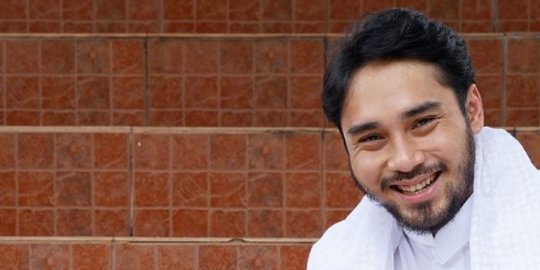 Kembali ke Love Story The Series, Intip Potret Achmad Megantara dengan ...