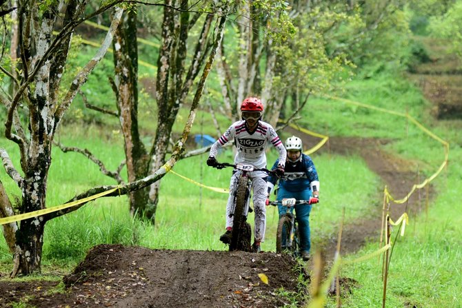Banyuwangi Sukses Gelar Event Balap Sepeda Erek-Erek Enduro di Trek ...
