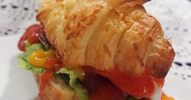 Resep Croissant Sandwich Berbagai Bahan, Camilan Gurih nan Lezat ...