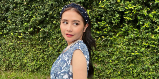 Enjoy Jadi Produser, Prilly Latuconsina Ungkap Alasannya | merdeka.com Enjoy Jadi Produser, Prilly Latuconsina Ungkap Alasannya | merdeka.com