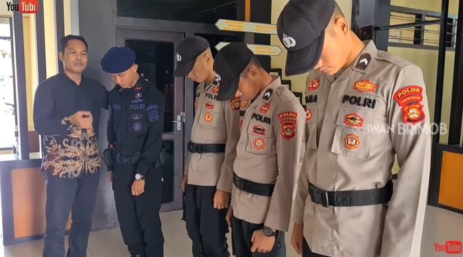 Bharada Brimob Berani-beraninya Suruh Push-up 3 Bripda Polri, Gelang ...