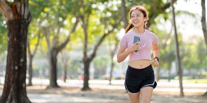 Jogging Lebih Enjoy dan Terhindar dari Cedera, Lakukan Persiapan Ini ...