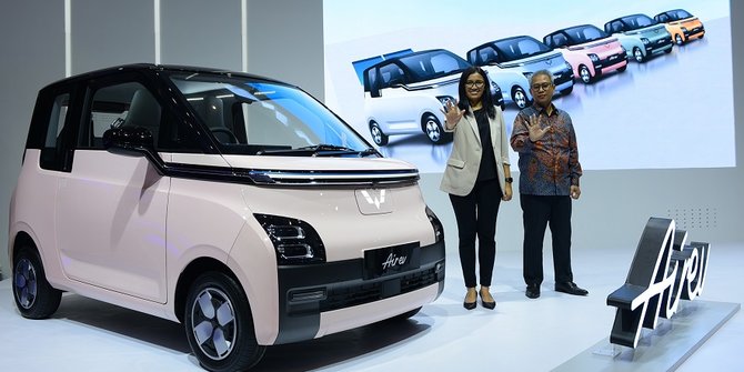 Mobil Listrik Mini Wuling Air EV Meriahkan PEVS 2022 | merdeka.com