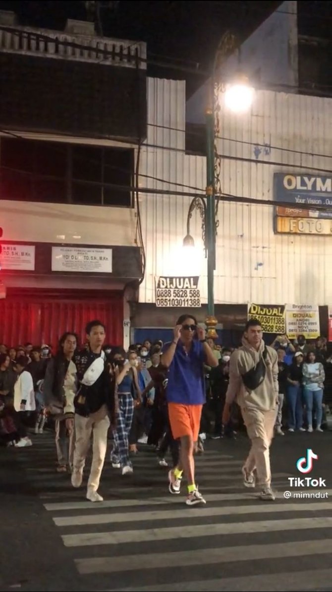 Tak Kalah dari Citayam Fashion Week, Ini Suasana Kayutangan Street ...