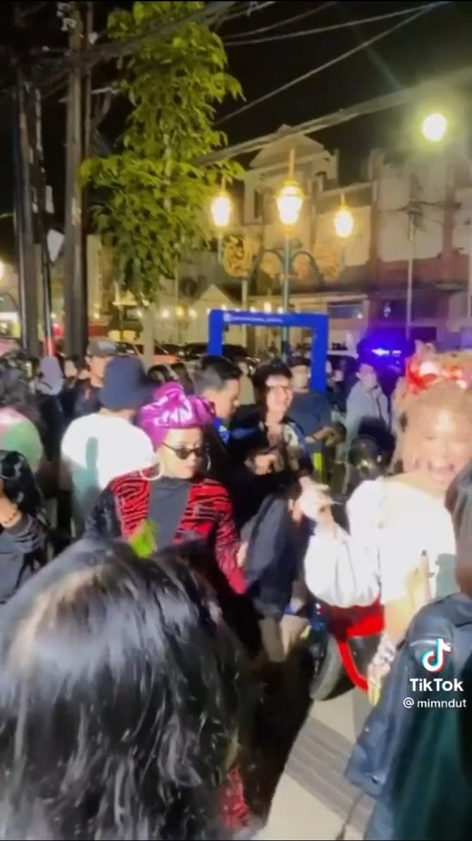 Tak Kalah dari Citayam Fashion Week, Ini Suasana Kayutangan Street ...