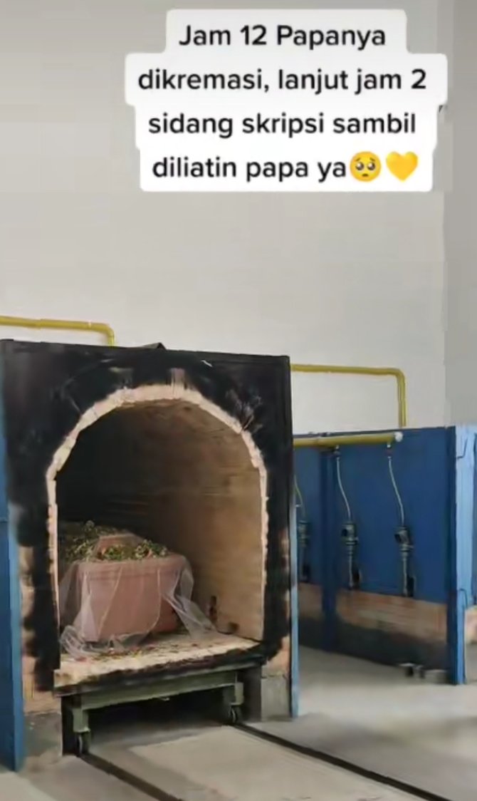 Wanita Ini Sidang Skripsi Usai Sang Ayah Meninggal, Bikin Haru ... Wanita Ini Sidang Skripsi Usai Sang Ayah Meninggal, Bikin Haru ...