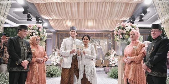 AHY, Surya Paloh hingga Sejumlah Menteri Hadiri Resepsi Pernikahan Putri Anies | merdeka.com