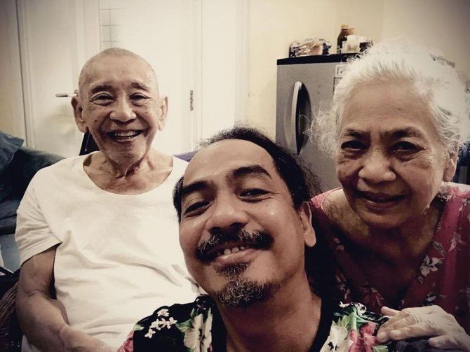 Penuh Kehangatan, Intip Potret Kenangan Indra Birowo Bareng Mendiang ...